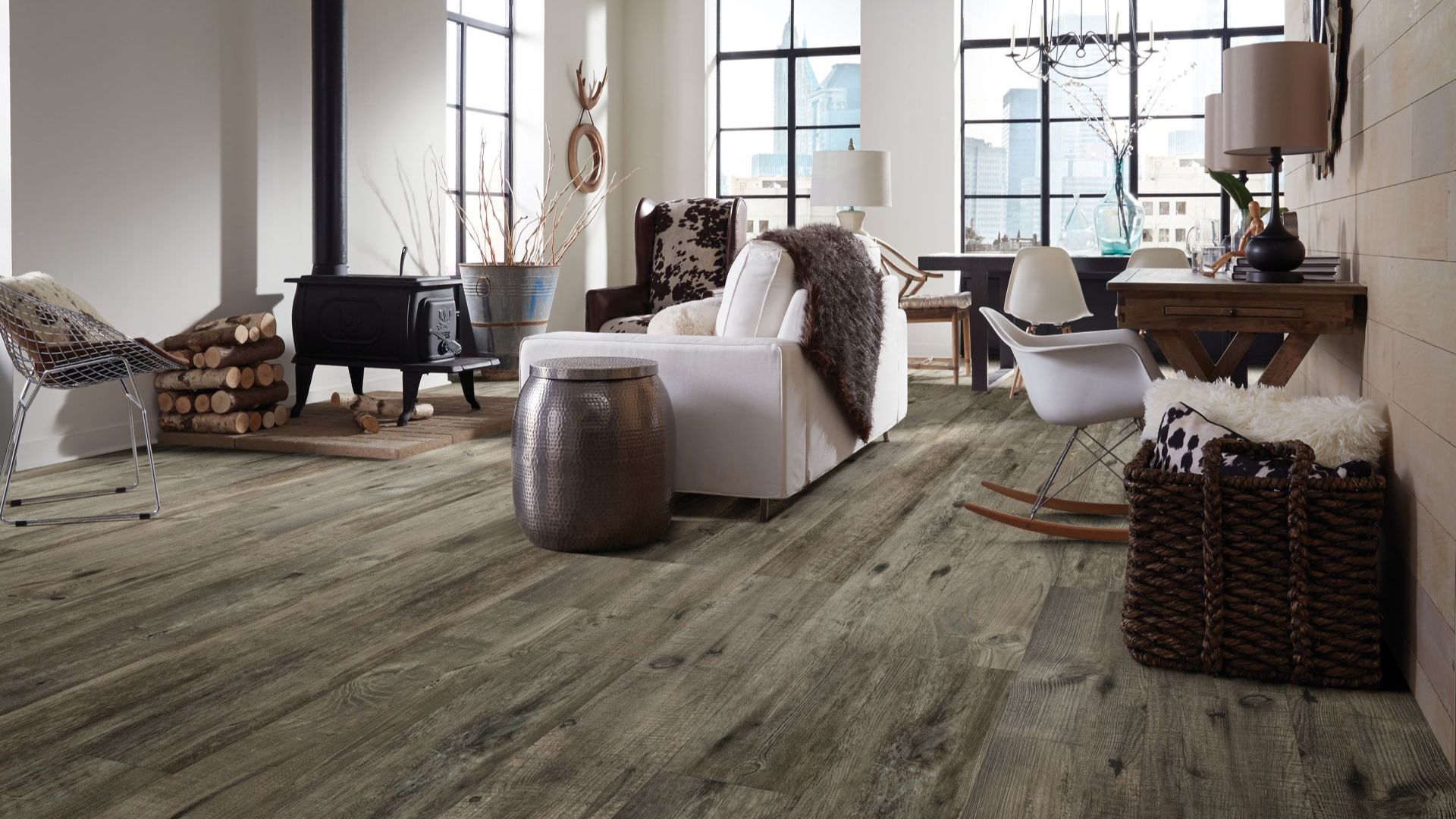 Why LVT Flooring is Taking thе Intеrior Dеsign World by Storm